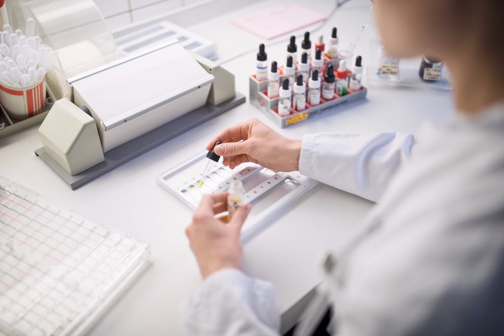 Shining a spotlight on chemical pathology | Bowel Cancer UK